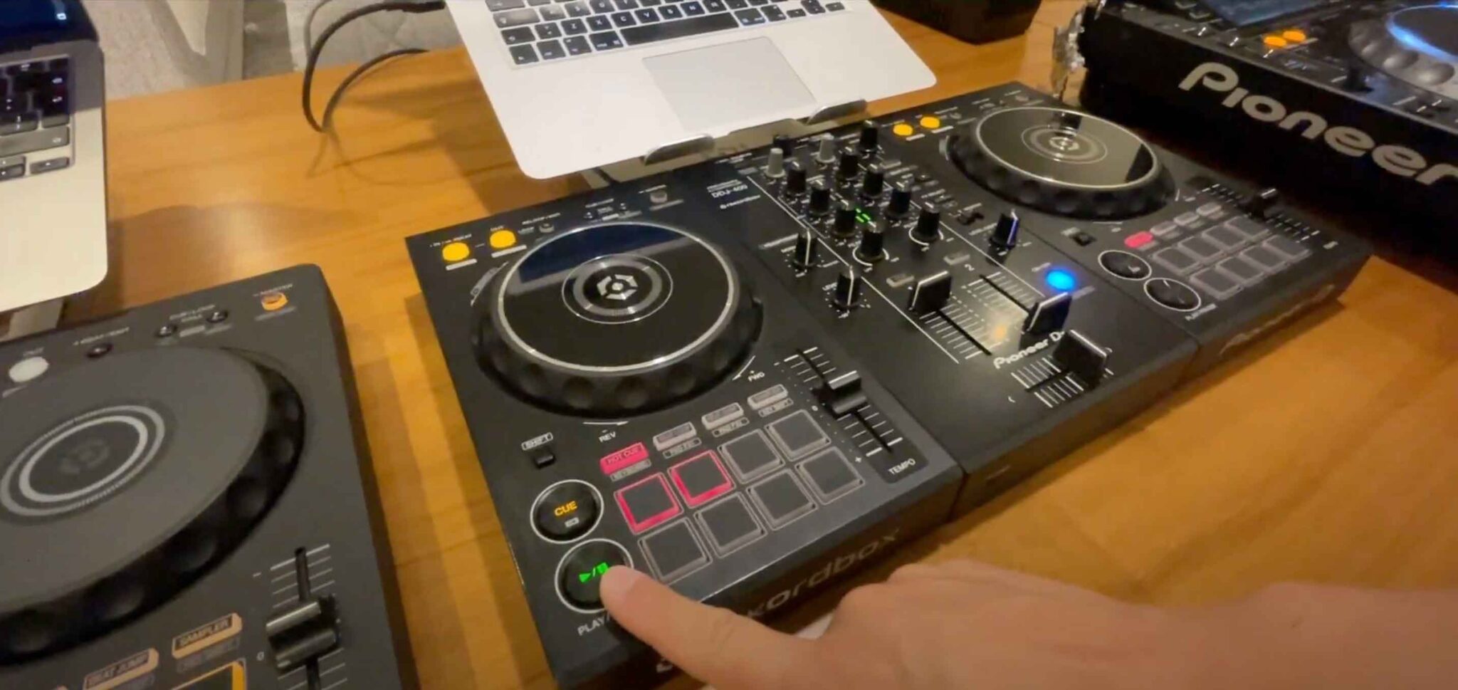 Comparando DDJ-400 DDJ-FLX4 y CDJ-2000 Nexus - DJ GYM
